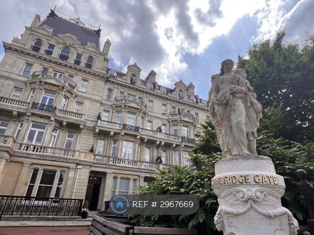Cambridge Gate, London NW1, 2 bed flat to rent, £3,500 pcm | PrimeLocation