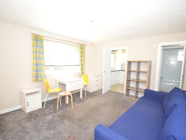 Cambridge Gardens, London N10, Studio to rent, £1,500 pcm | PrimeLocation
