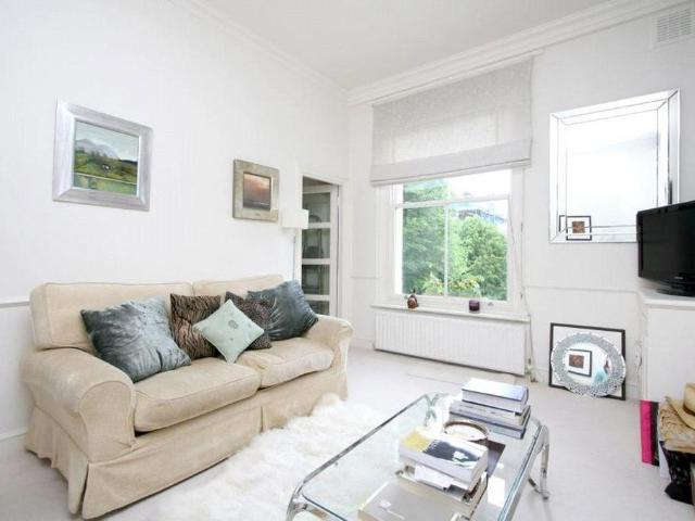 Cambridge Gardens, London W10 1 bed flat to rent £2,300 pcm £531 pw