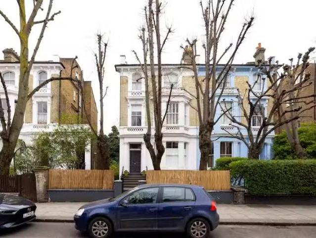 Cambridge Gardens, London, W10 6JE