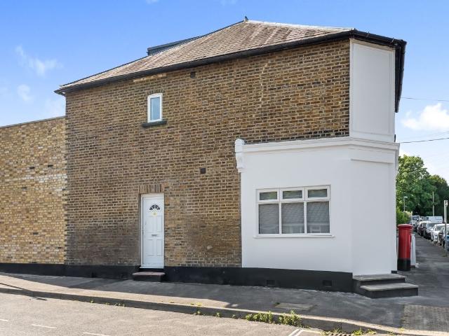 Cambridge Grove Road, Kingston Upon Thames KT1, 3 bed flat to rent, £2,600 pcm | PrimeLocation