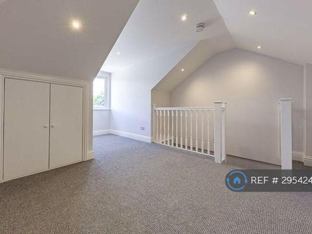 Cambridge Grove Road, Kingston Upon. 3 bed maisonette to rent £2,550 pcm £588 pw