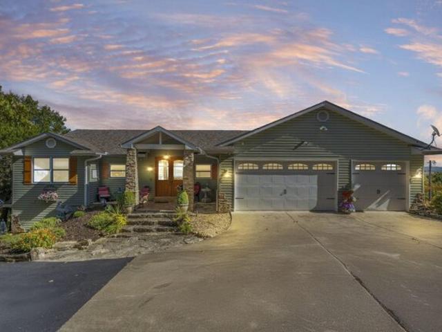Cambridge Dr, Blue Eye, Home For Sale
