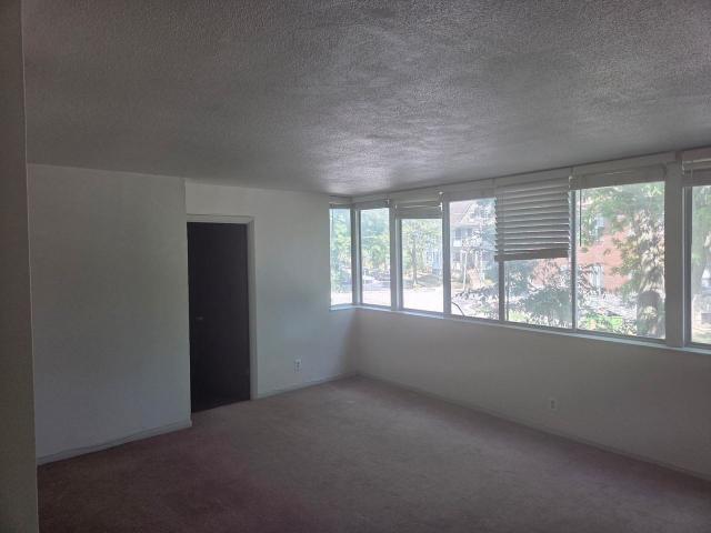 Cambridge Heights Studio Apartment for Rent at 1869 N Cambridge Ave, Milwaukee, WI 53202 Lower East Side