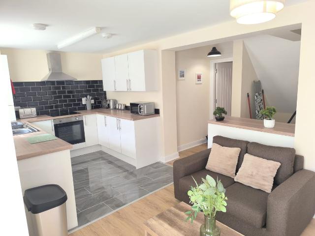 Cambridge Street, New Rossington, Doncaster DN11, Doncaster, Room to rent, £563 pcm | PrimeLocation