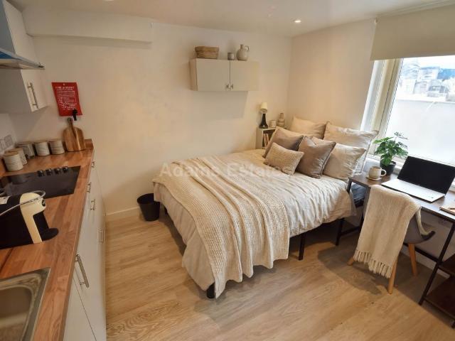 Cambridge Street, Reading RG1, Studio to rent, £1,000 pcm | PrimeLocation