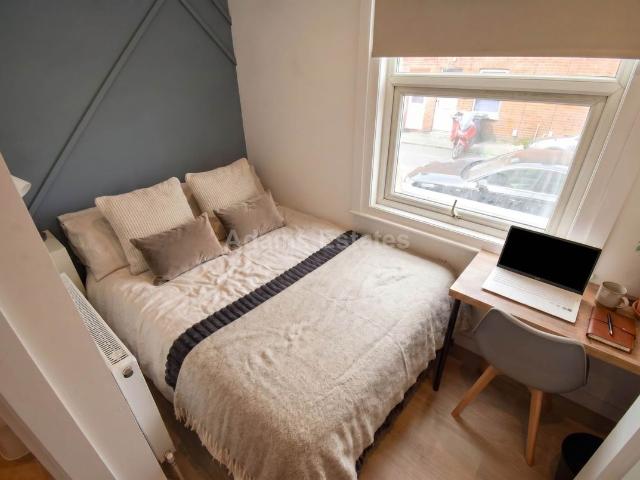 Cambridge Street, Reading RG1, Studio to rent, £900 pcm | PrimeLocation