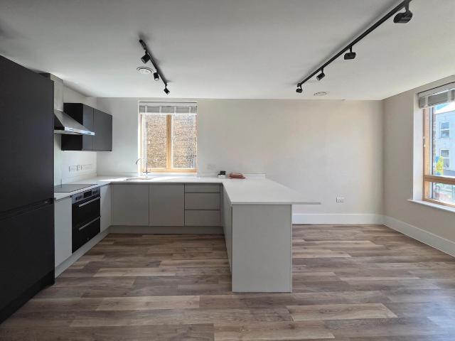 Cambridge Place CB2, 1 bed flat to rent, £1,900 pcm | PrimeLocation