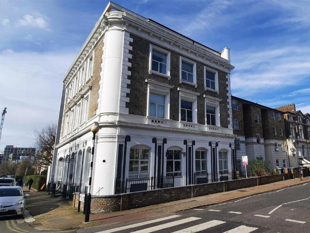 Cambridge Road, West Kilburn, LONDON 2 bed apartment to rent £2,301 pcm £531 pw