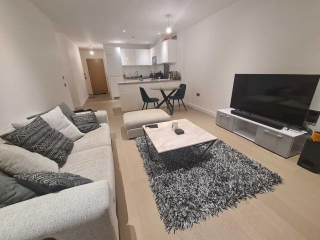 Cambridge Road, Barking IG11, 2 bed flat to rent, £2,100 pcm | PrimeLocation