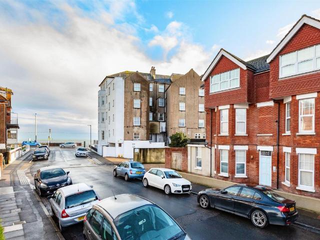 Cambridge Road, Eastbourne BN22, Studio to rent, £625 pcm | PrimeLocation