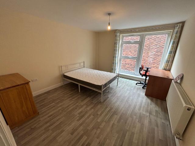 Cambridge Road, Hanwell W7, Room to rent, £975 pcm | PrimeLocation