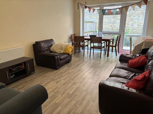 Cambridge Road, Hanwell W7, 4 bed terraced house to rent, £3,300 pcm | PrimeLocation