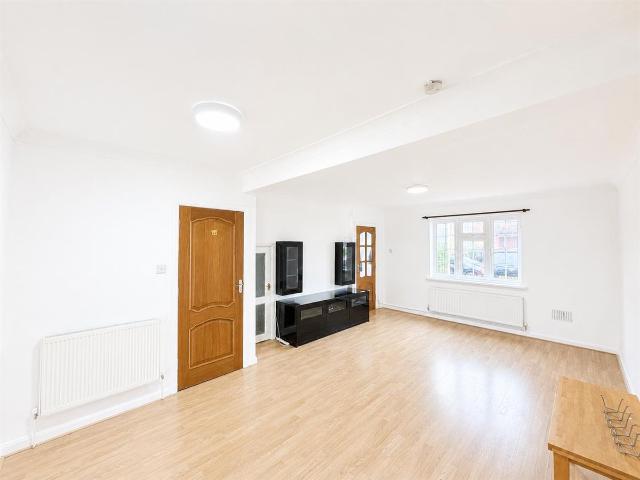 Cambridge Road, Hounslow TW4, 2 bed semi detached house to rent, £2,000 pcm | PrimeLocation