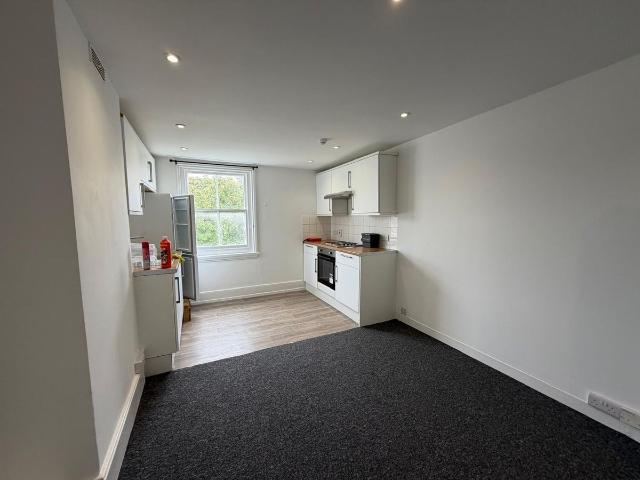 Cambridge Road, Hove BN3, 1 bed flat to rent, £1,150 pcm | PrimeLocation