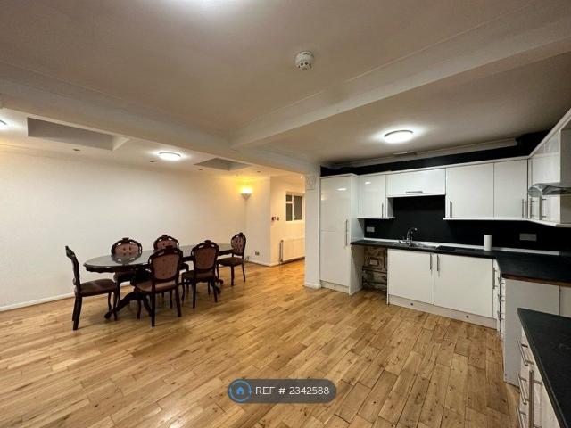 Cambridge Road, Ilford IG3, Room to rent, £600 pcm | PrimeLocation