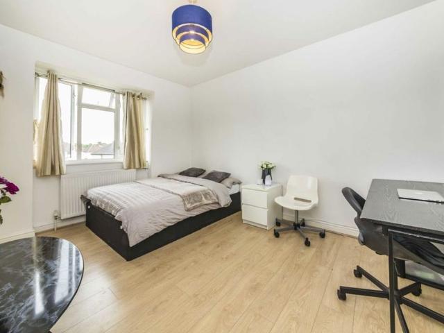 Cambridge Road, KT1, London