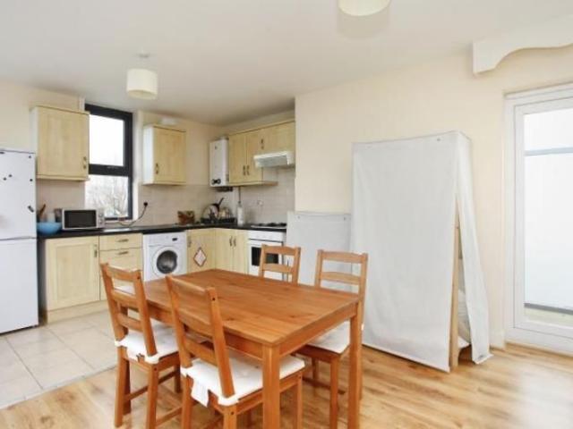 Cambridge Road, London NW6, 3 bed flat to rent, £2,860 pcm | PrimeLocation
