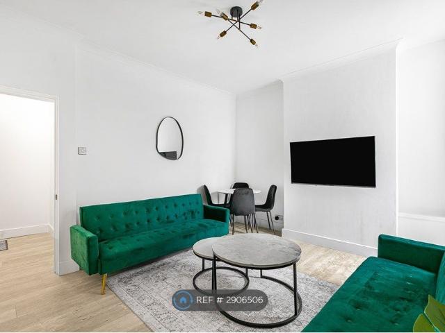 Cambridge Road, New Malden KT3, 1 bed flat to rent, £1,700 pcm | PrimeLocation