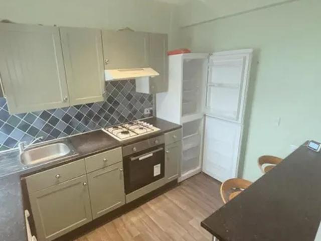 Cambridge Road Post Office, Great Cambridge Road, Carterhatch, London, EN1 4JU, United Kingdom | 3 bed apartment for rent #130542370 | Rentberry