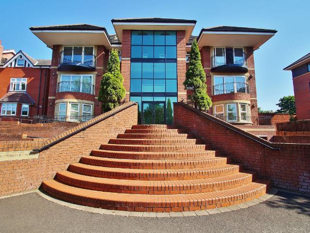 Cambridge Road, Southport PR9, 3 bed flat to rent, £1,500 pcm | PrimeLocation