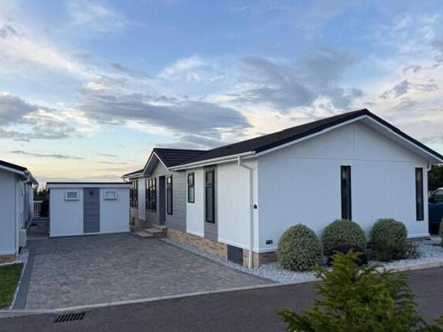 Cambridgeshire, 2 Bedroom Park