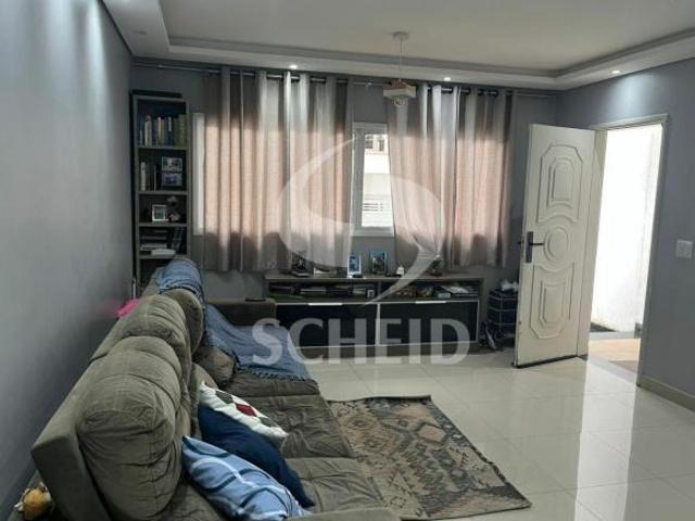 Cambuci | Sobrado 200m² com 3 Suítes, 5 Vagas, Moderno e Apenas 6 Anos de Construção