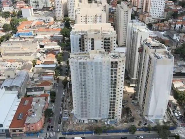 Cambuci 1 dormitórios com varanda 200 entrada, Próximo da Liberdade