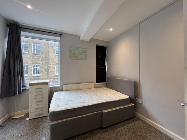 Camden Court, 17 Rousden Street. 1 bed in a flat share to rent £1,050 pcm £242 pw