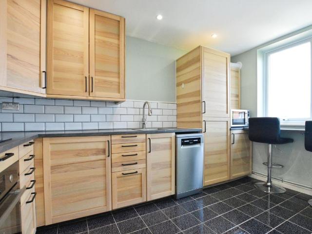 Camden House, Marlowes, Hemel Hempstead HP1, 2 bed flat to rent, £1,350 pcm | PrimeLocation