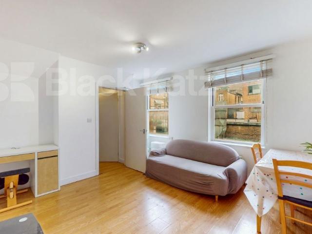 Camden High Street, Camden NW1, 2 bed flat to rent, £2,578 pcm | PrimeLocation
