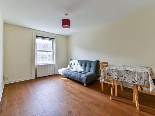 Camden High Street, Camden, London, NW1 1 bed flat to rent £1,800 pcm £415 pw
