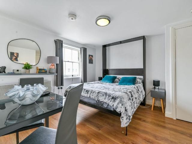 Camden High Street, Camden, London NW1, Studio to rent, £1,500 pcm | PrimeLocation