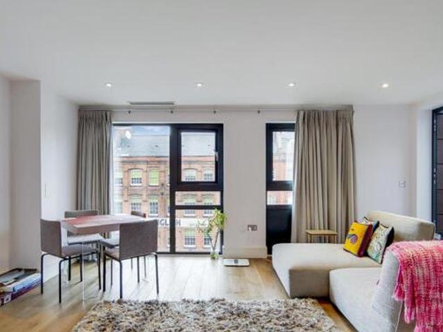 Camden High Street, Camden, 2 Bedroom Flat