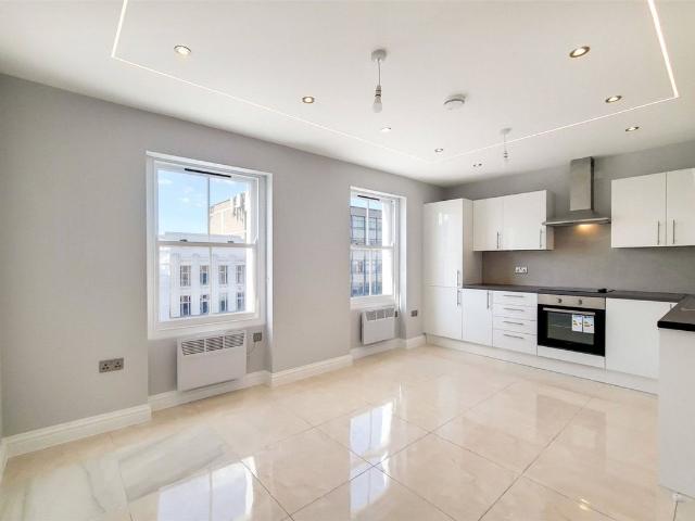 Camden High Street, London NW1, 1 bed flat to rent, £2,000 pcm | PrimeLocation