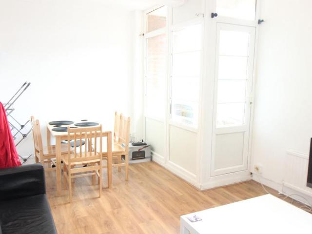 Camden, London NW1 4 bed flat to rent £4,700 pcm £1,085 pw