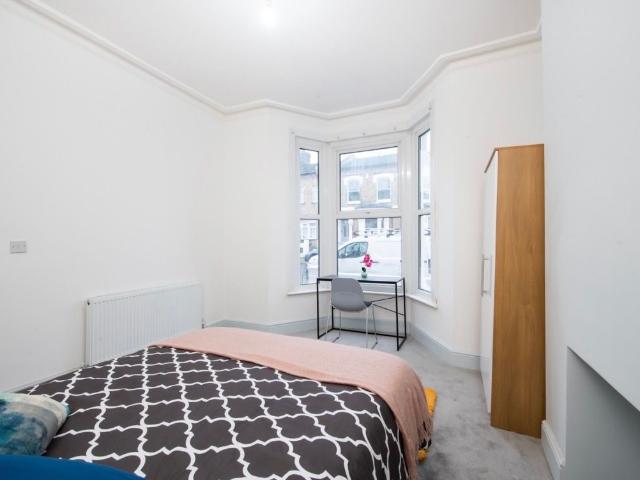 Camden Mews, London NW1, Room to rent, £1,350 pcm | PrimeLocation