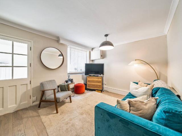 Camden Street, Camden Town, London NW1, 1 bed flat to rent, £3,467 pcm | PrimeLocation