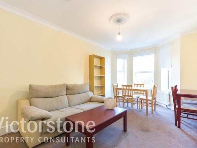 Camden Street, Camden, London, NW1 4 bed apartment to rent £4,700 pcm £1,085 pw