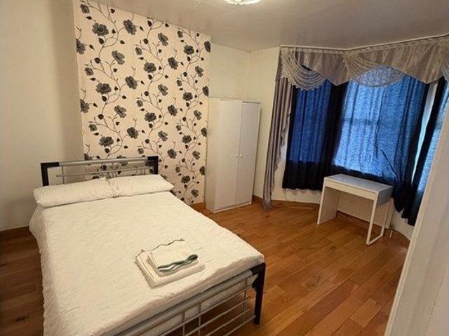 Camden Street, London NW1, 3 bed flat to rent, £3,500 pcm | PrimeLocation