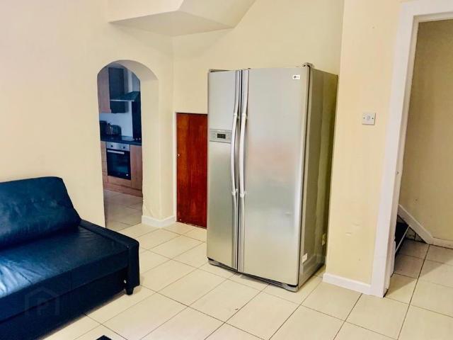 Camden Street, Room 7, SHORT TERM, All Bills Included, Belfast, BT9 6AU