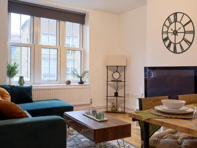 Camden Park Road, London NW1, 3 bed flat to rent, £3,792 pcm | PrimeLocation