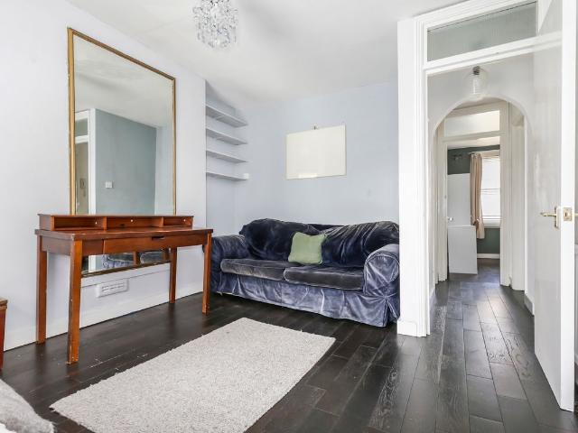 Camden Park Road, London NW1, 2 bed flat to rent, £2,300 pcm | PrimeLocation