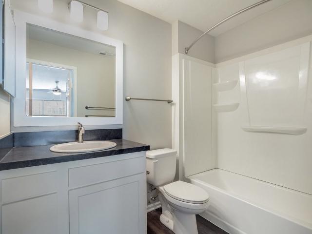 Camden Place 2 Bedroom Apartment for Rent at 4311 Camden Cir, Columbus, OH 43016 Tuttle