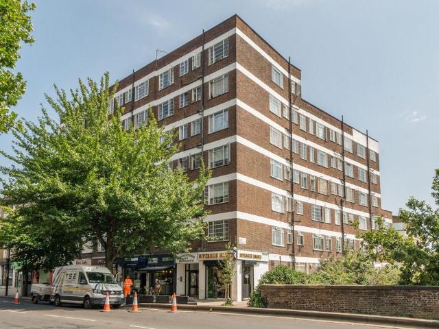 Camden Road, Camden, London, NW1 1 bed flat to rent £2,500 pcm £577 pw