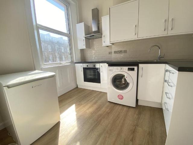 Camden Road, Camden Town 1 bed flat to rent £1,800 pcm £415 pw
