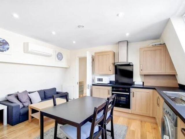 Camden Road, Holloway, 3 Bedroom Flat