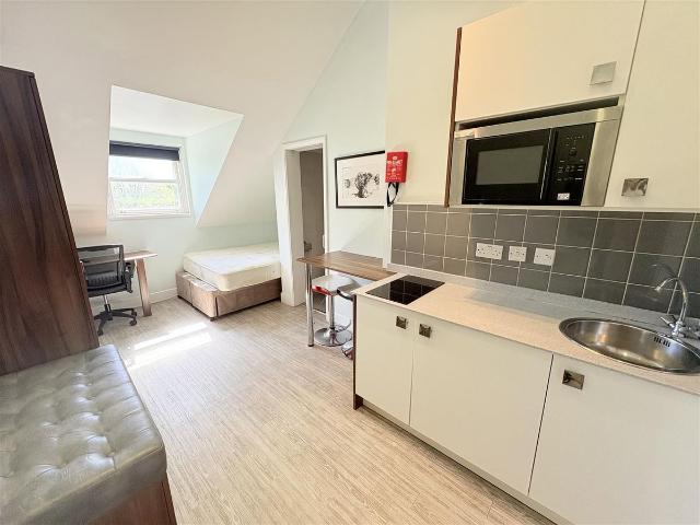 Camden Road, Islington N7, Studio to rent, £1,250 pcm | PrimeLocation