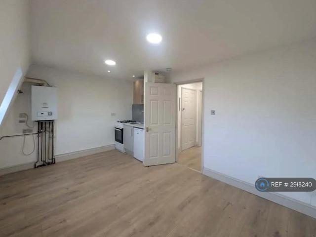 Camden Road, London, NW1 1 bed flat to rent £1,850 pcm £427 pw