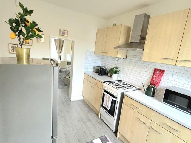 Camden Road, London NW1 1 bed flat to rent £2,200 pcm £508 pw